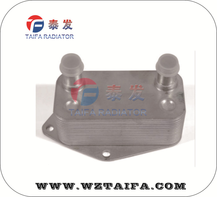11422247015 BMW Engine Oil Cooler For BMW E39 5 Series 520d / E46 3 ...